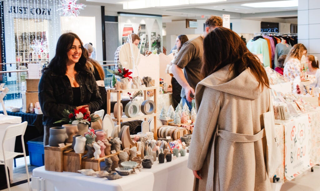 Malla MRKT Edmonton | Kingsway Mall