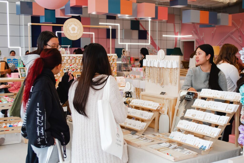 Malla MRKT Edmonton | Kingsway Mall